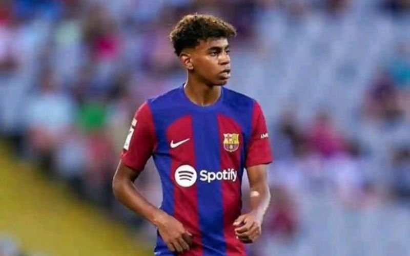 Qui est Lamine Yamal, le plus jeune titulaire de l’histoire du Barça ...